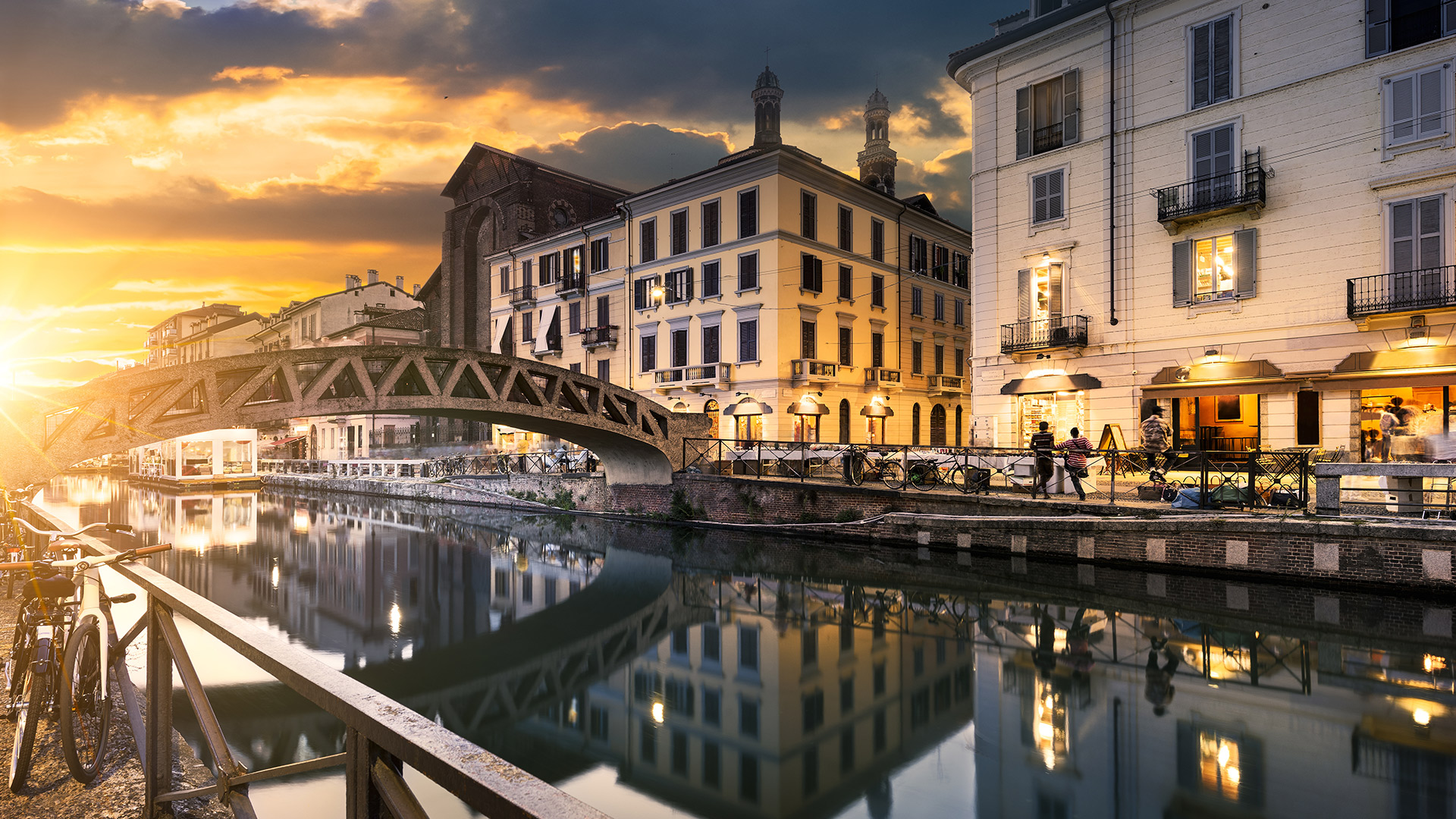 Alla scoperta dei Navigli con aperitivo al tramonto